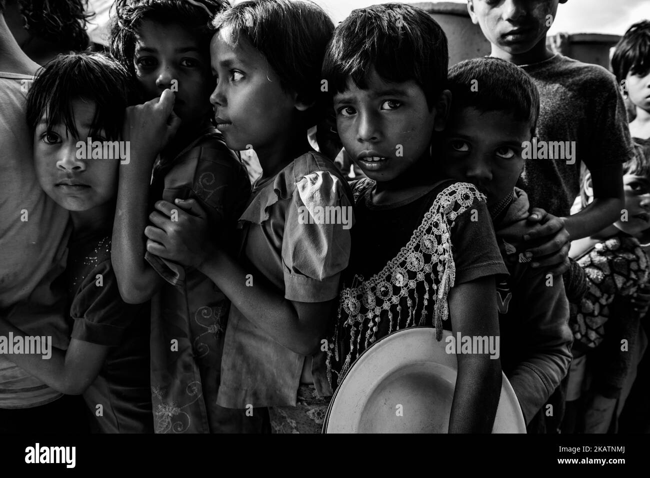 Children food distribution queue hi-res stock photography and images ...