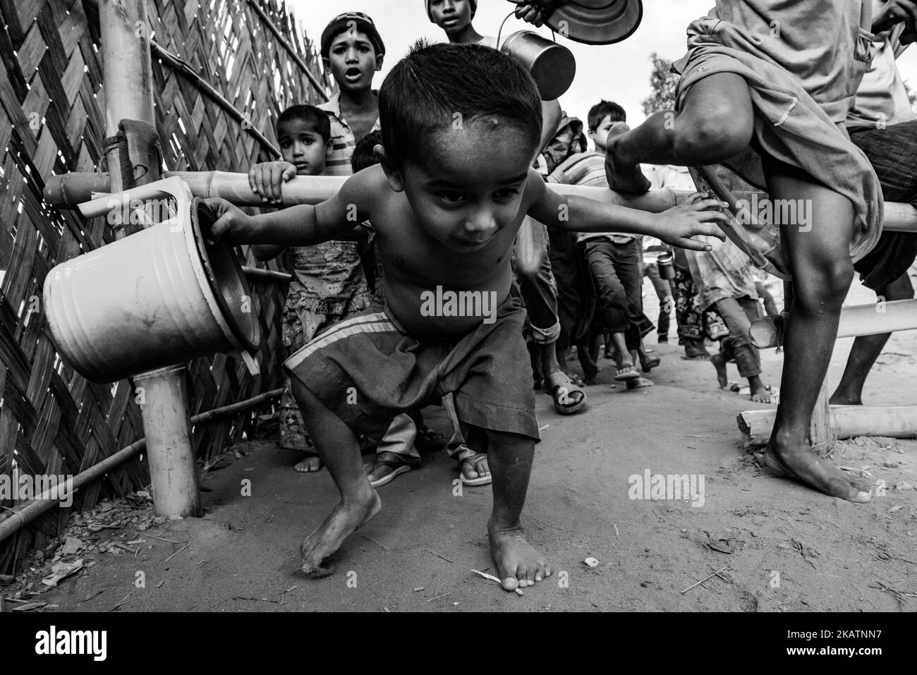 Crowd crying hi-res stock photography and images - Alamy