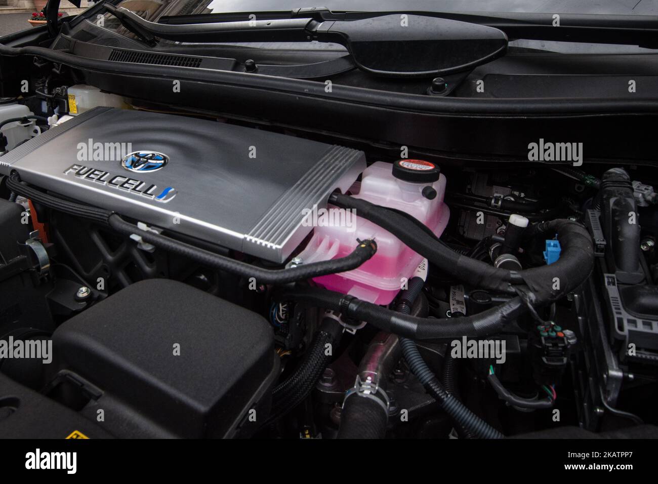 Toyota fuel cell technology hi-res stock photography and images - Alamy