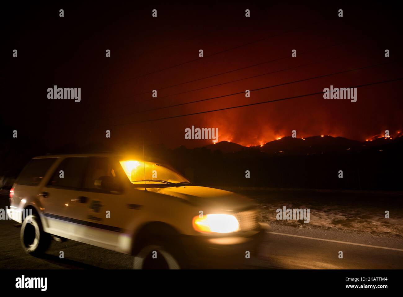 The Thomas wildfire burns in Carpinteria, California on December 11 ...