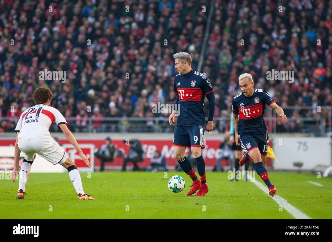 Bayerns Robert Lewandowski initiates a counter during the German first ...