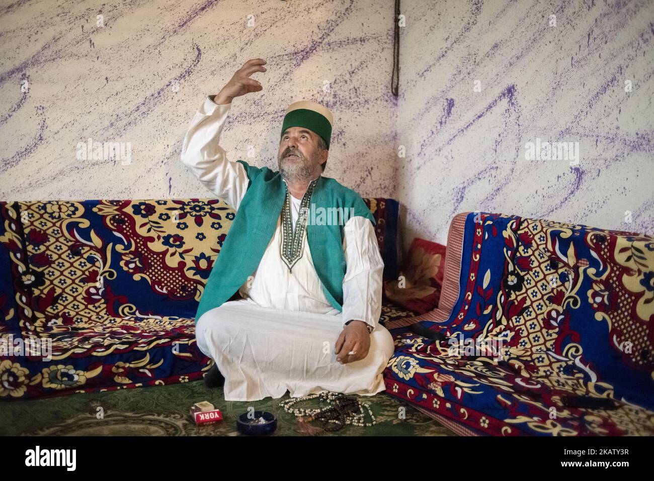 Roma man serbia hi-res stock photography and images - Alamy