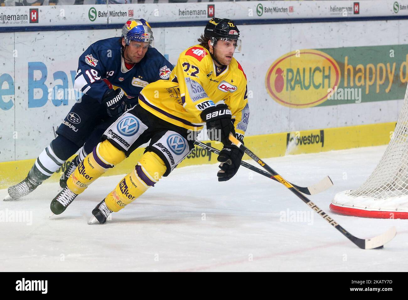 Jon Matsumoto of Red Bull Munich vies Kurt Davis of Krefeld Pinguine ...