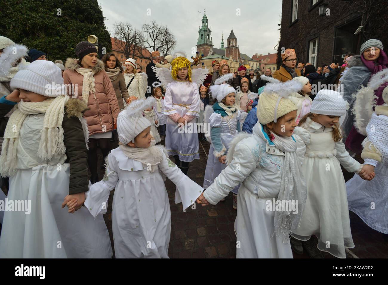 Angels and wise men photo hi-res stock photography and images - Alamy