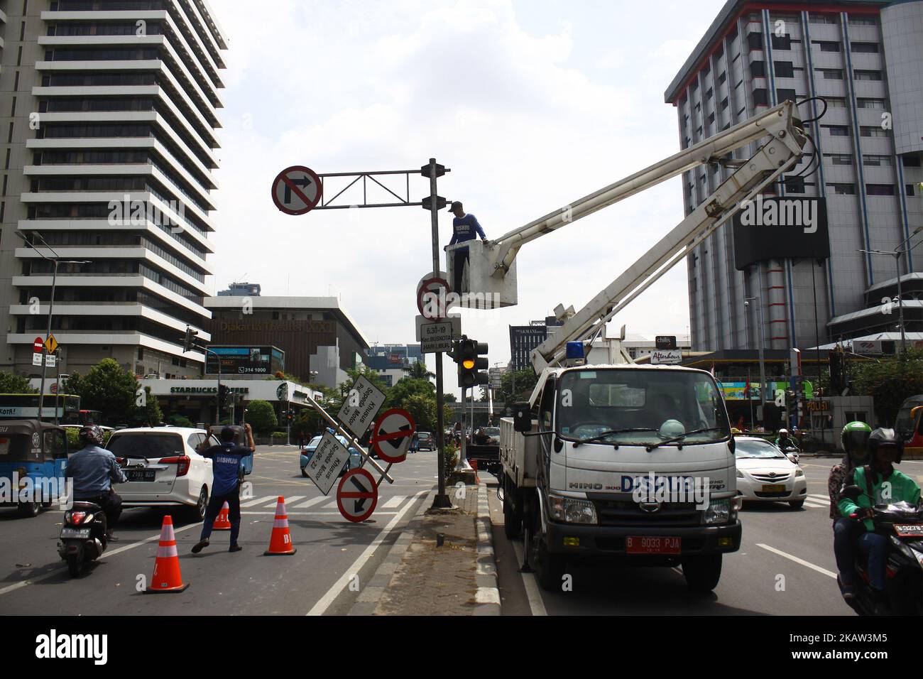 Cross jalan mh thamrin hi-res stock photography and images - Alamy
