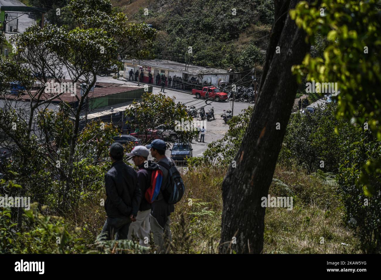 Venezuelan national police officers hi-res stock photography and images ...