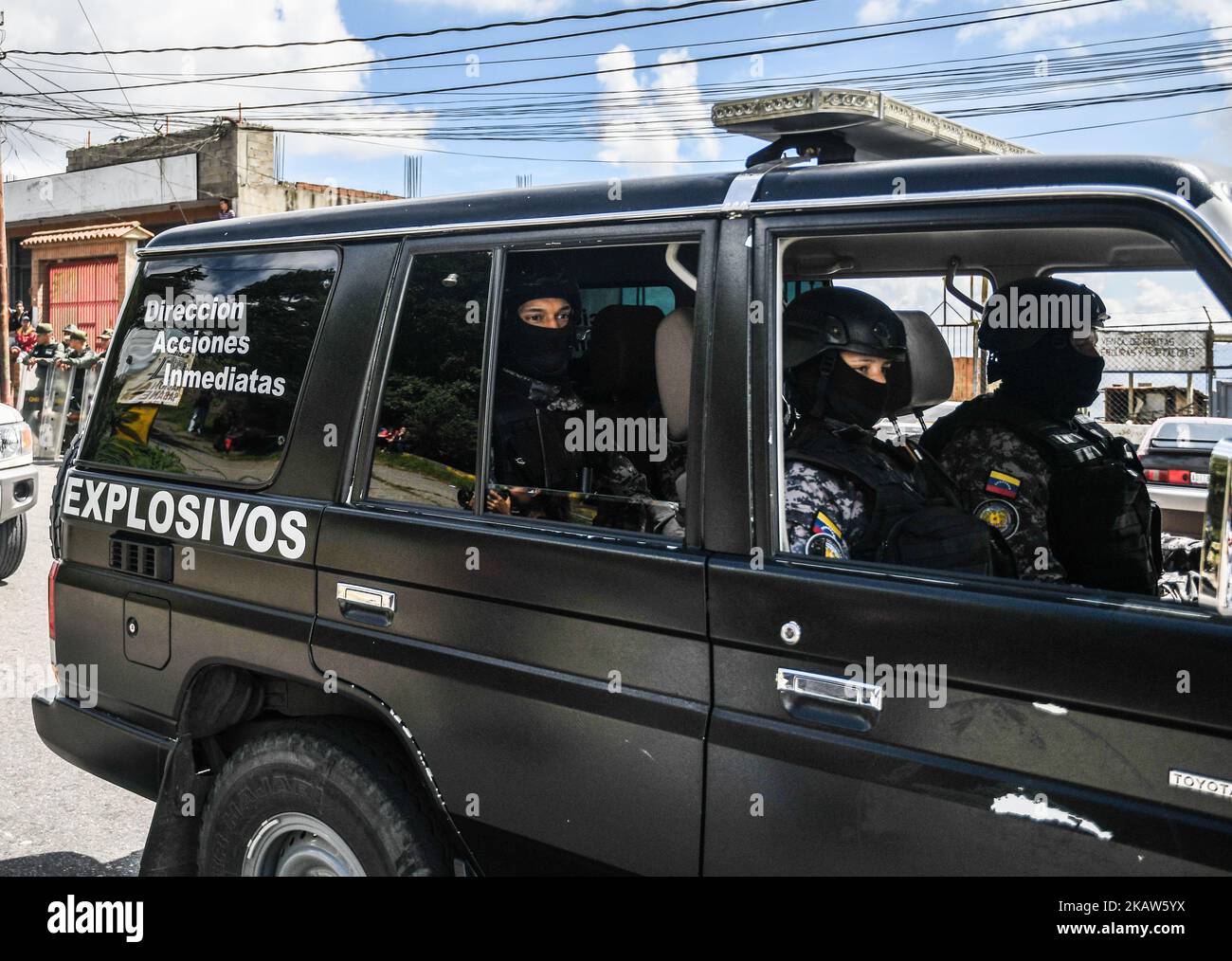 Venezuelan national police officers hi-res stock photography and images ...