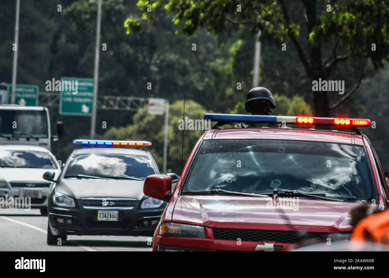 Venezuelan national police officers hi-res stock photography and images ...