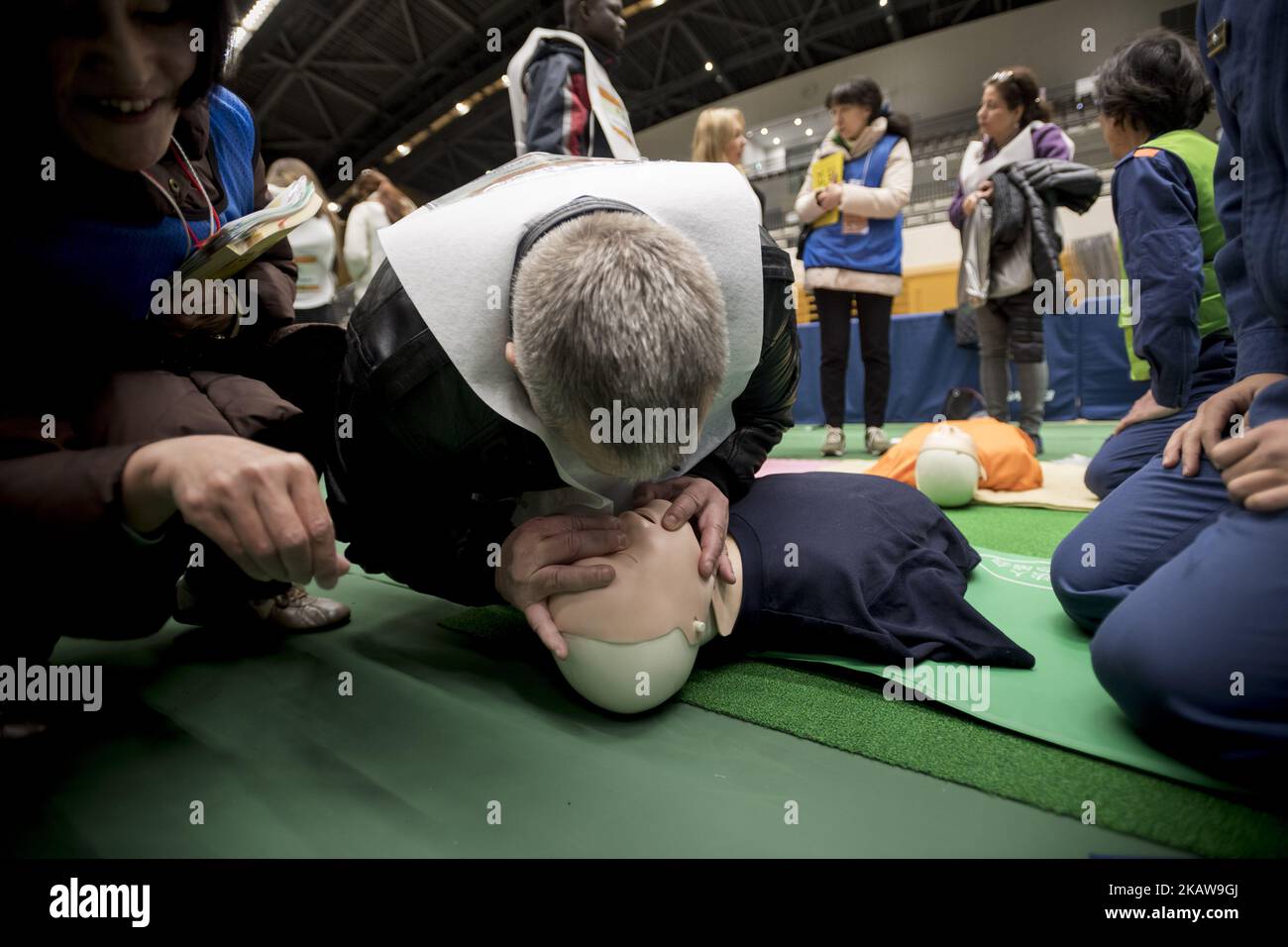 Cpr drill hi-res stock photography and images - Alamy