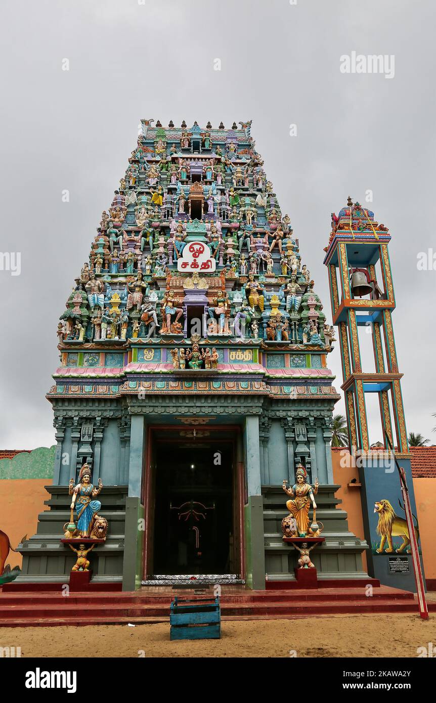 Intricate figures of Hindu deities adorn gopuram (tower) of the Sri ...