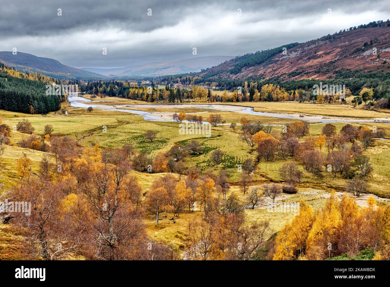 Valley of dee braemar valley of dee braemar hi-res stock photography ...