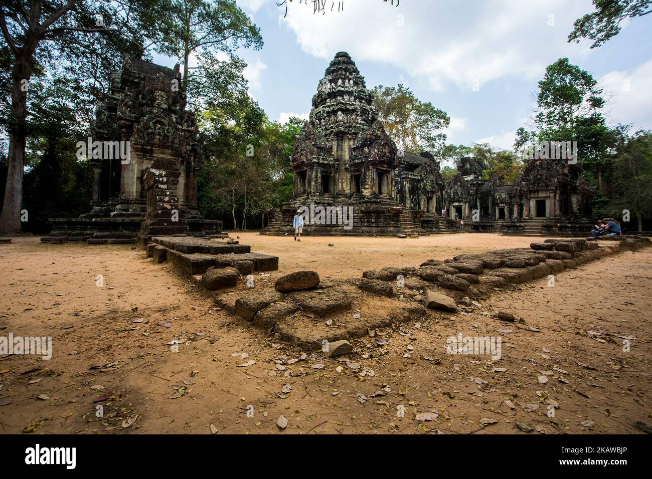 Khmer temple area of angkor wat hi-res stock photography and images - Alamy