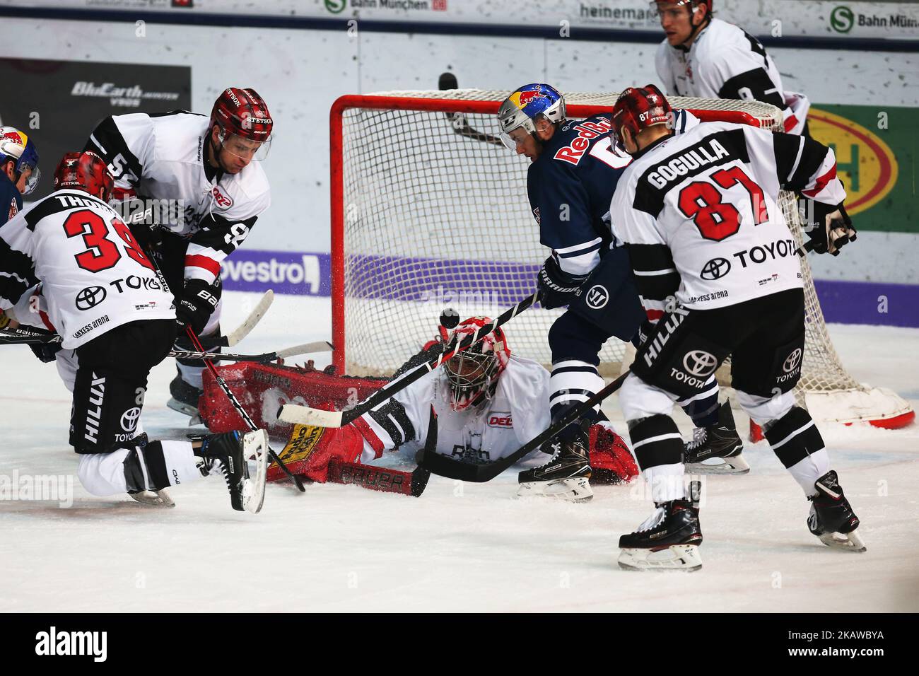 Daniar dshunussow hi-res stock photography and images - Alamy