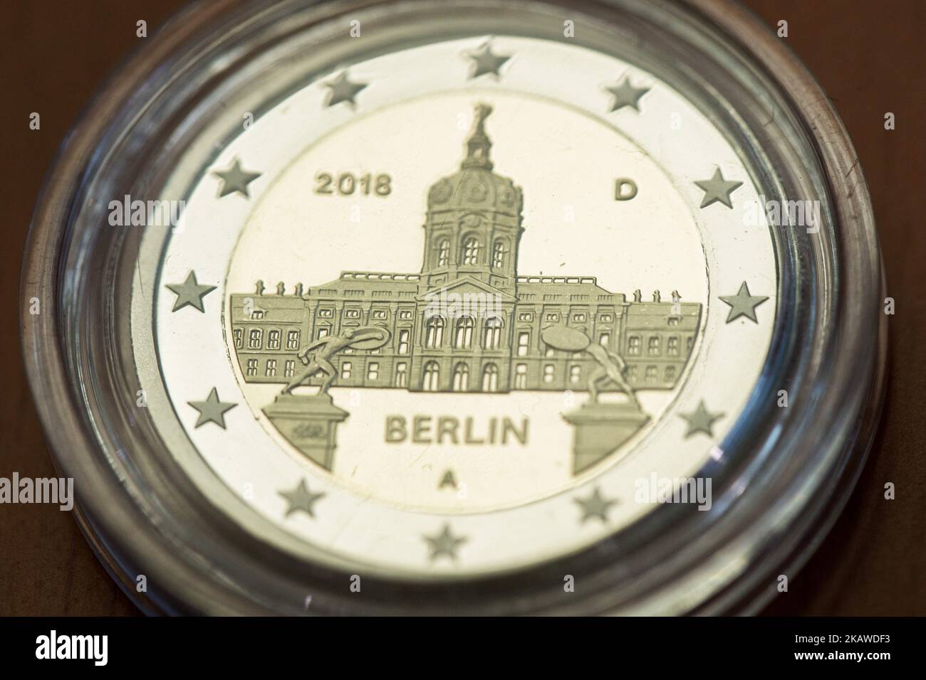 Presentation of new 2 Euro coins of the Land Berlin with the picture of ...