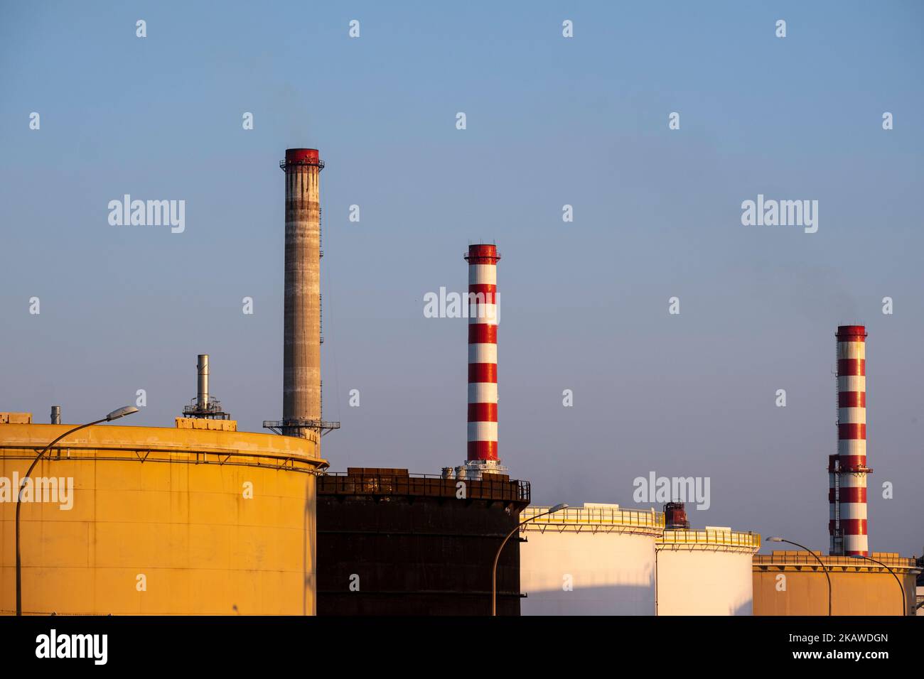 industrial complex in a petrochemical refinery Stock Photo - Alamy