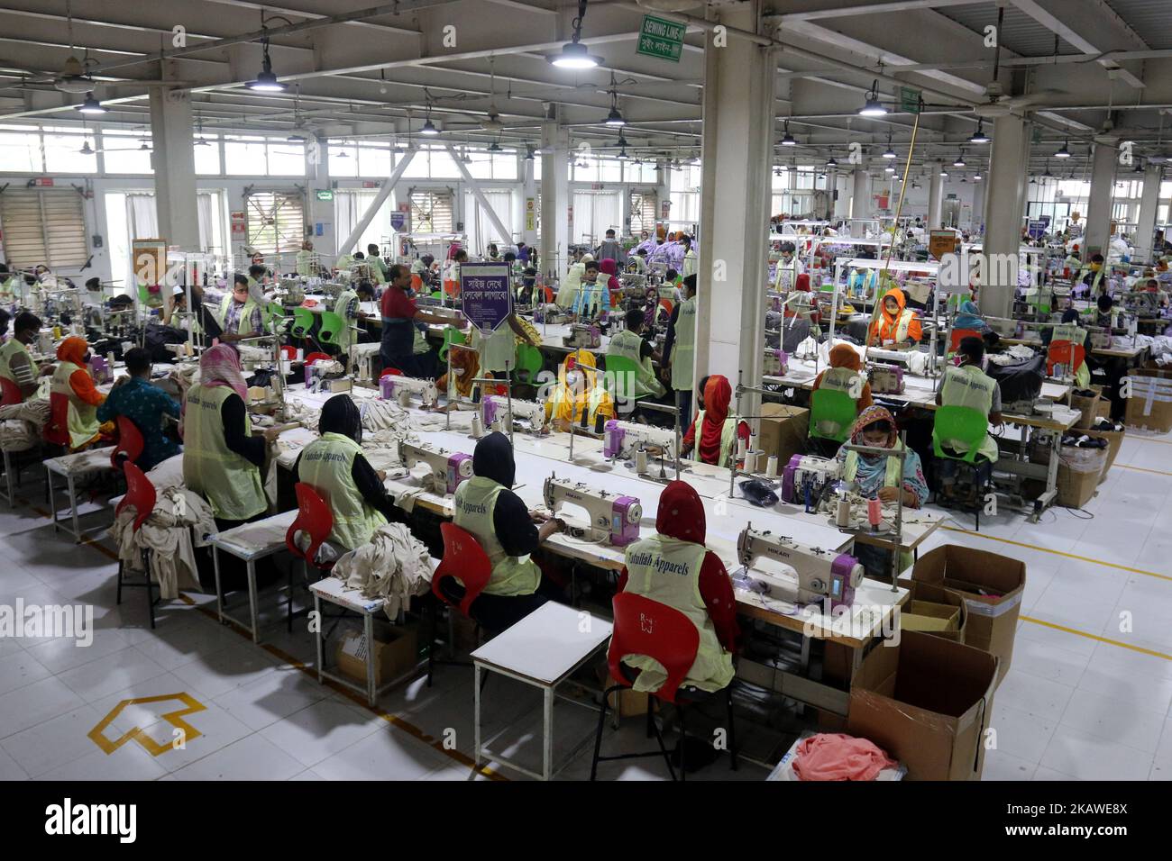 Dhaka, Bangladesh,On November 02, 2022. Bangladeshi worker works at a ...