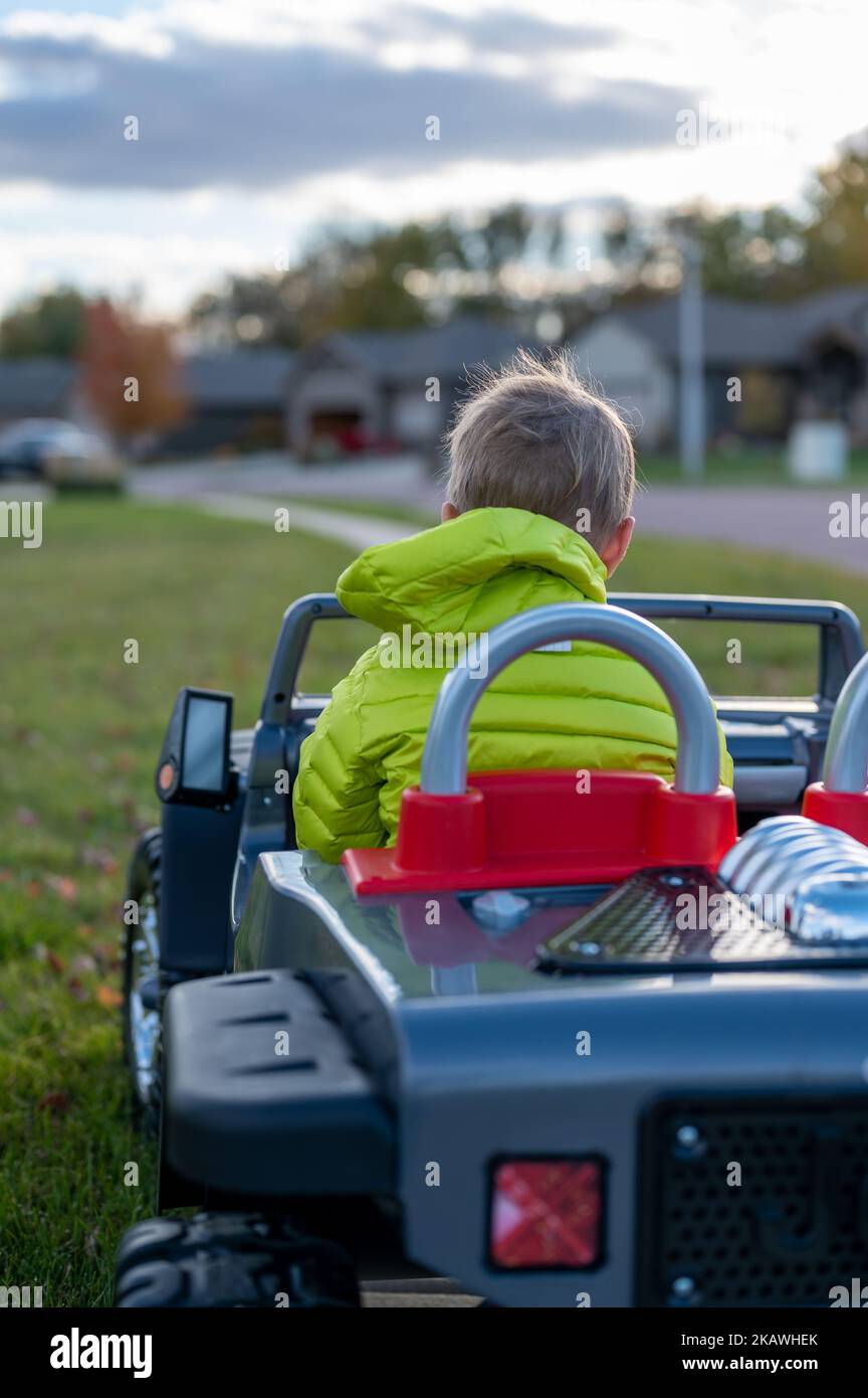 Auto battery down hi-res stock photography and images - Alamy