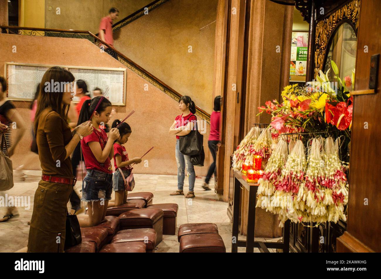Buddhist temple in manila hi-res stock photography and images - Alamy