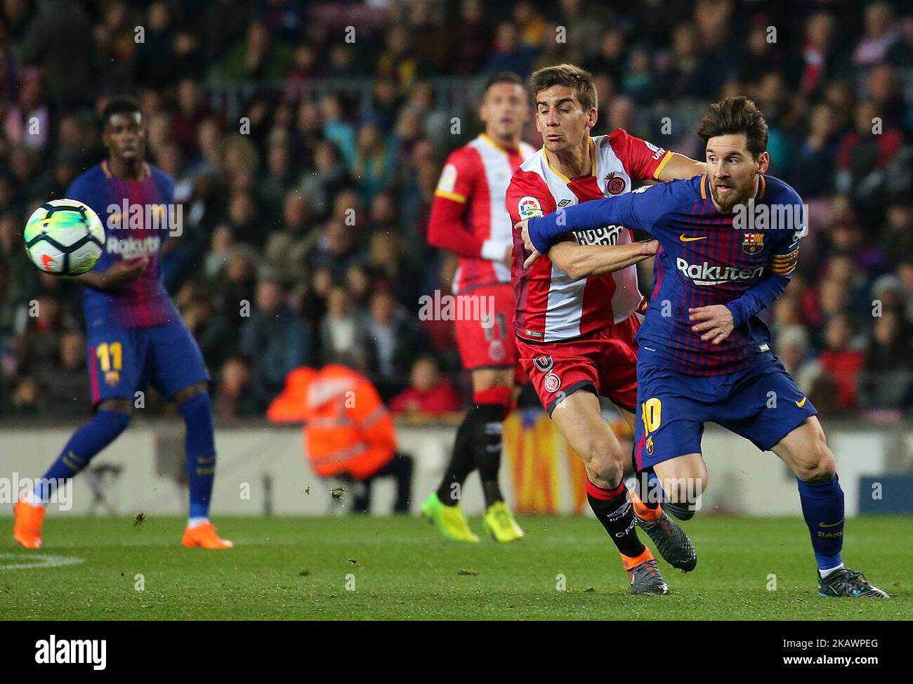 Leo Messi and Pere Pons during the match between FC Barcelona and ...