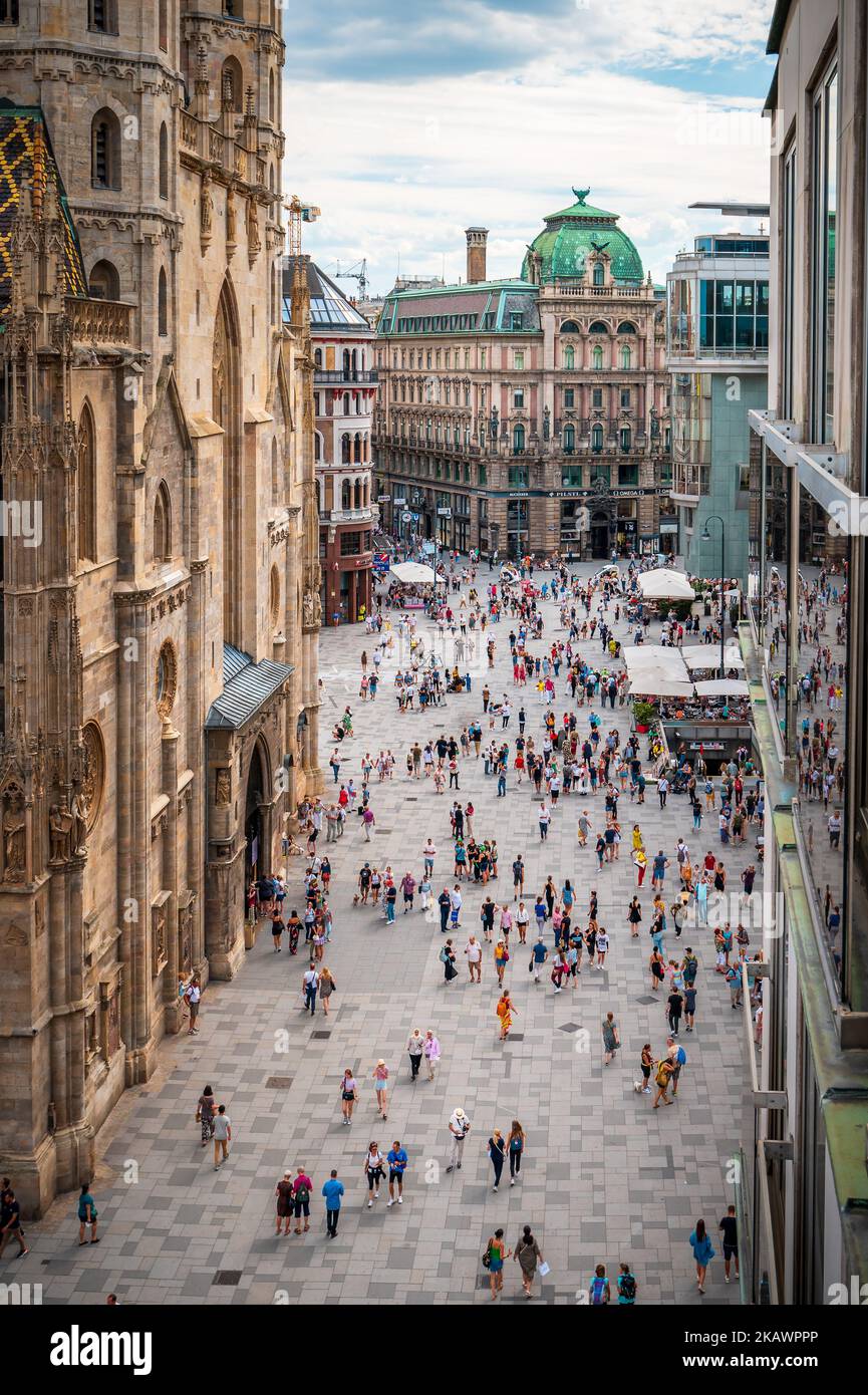 Vienna city center with cathedral stephansdom st stephens cathedral hi ...