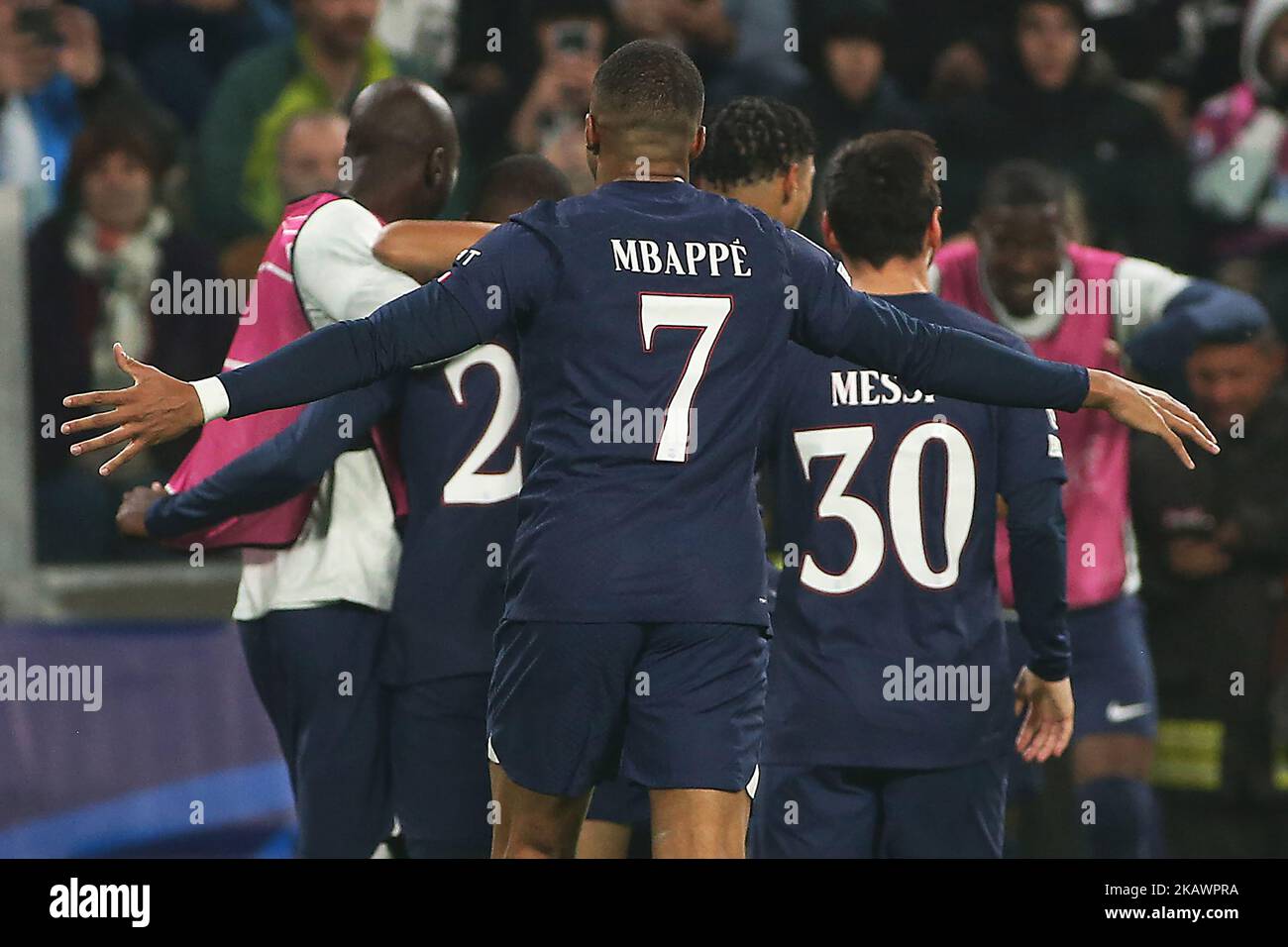 Paris saint germain players 2022 hi-res stock photography and images ...