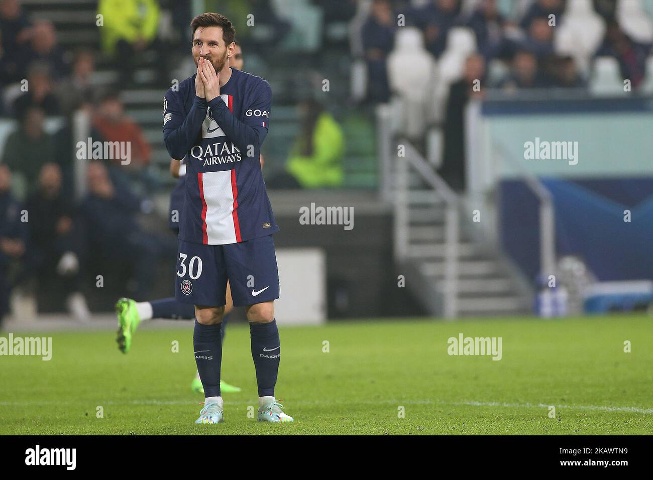 Lionel messi november 2022 paris hi-res stock photography and images ...