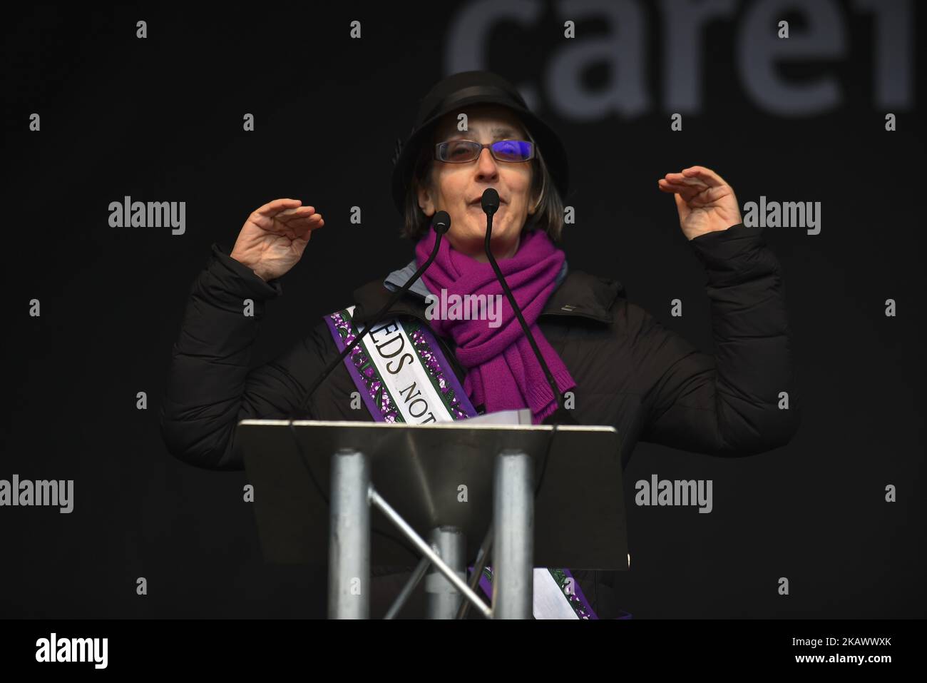 Helen marks hi-res stock photography and images - Alamy