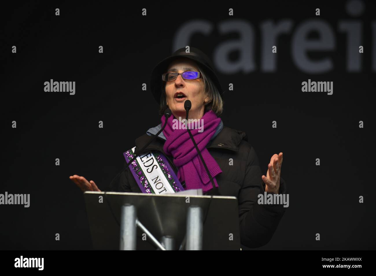 Helen marks hi-res stock photography and images - Alamy