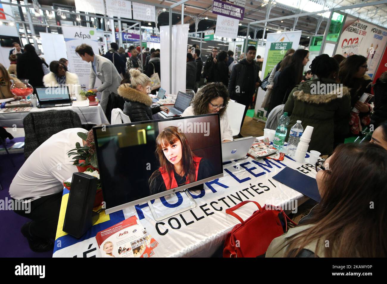 Recreuitment hi-res stock photography and images - Alamy