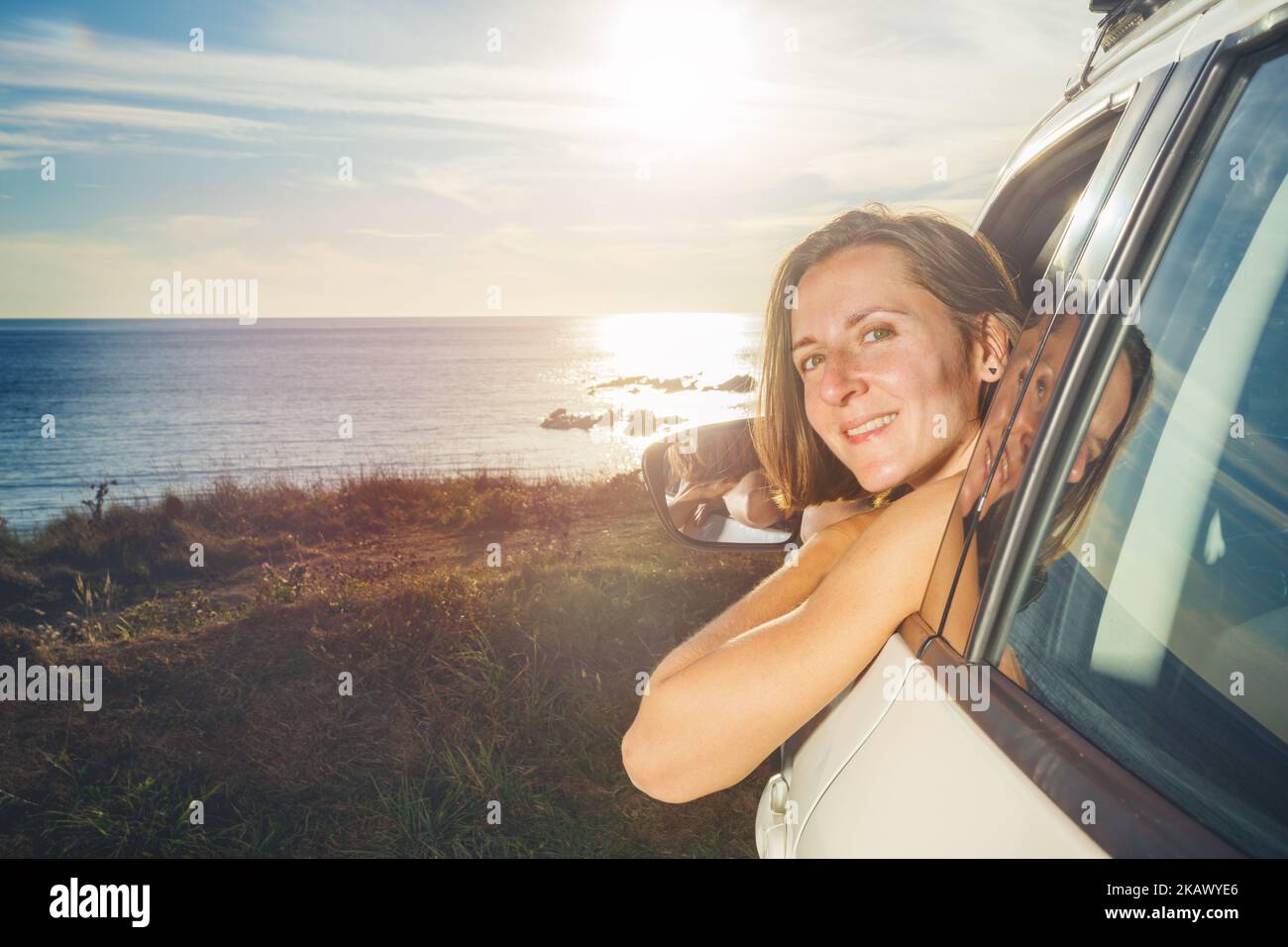 Beautiful woman from behind hi-res stock photography and images - Alamy