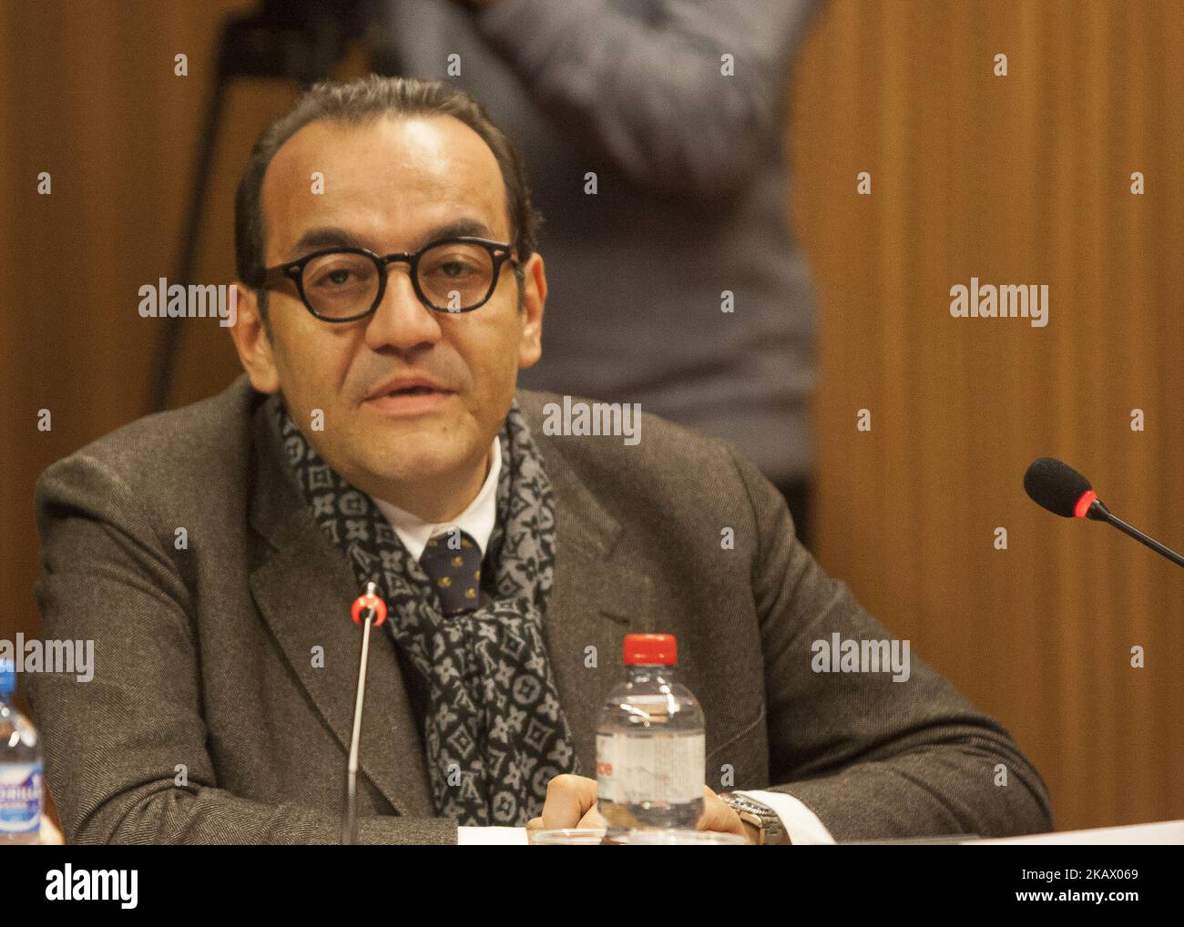 Italian parliament discussion hi-res stock photography and images - Alamy