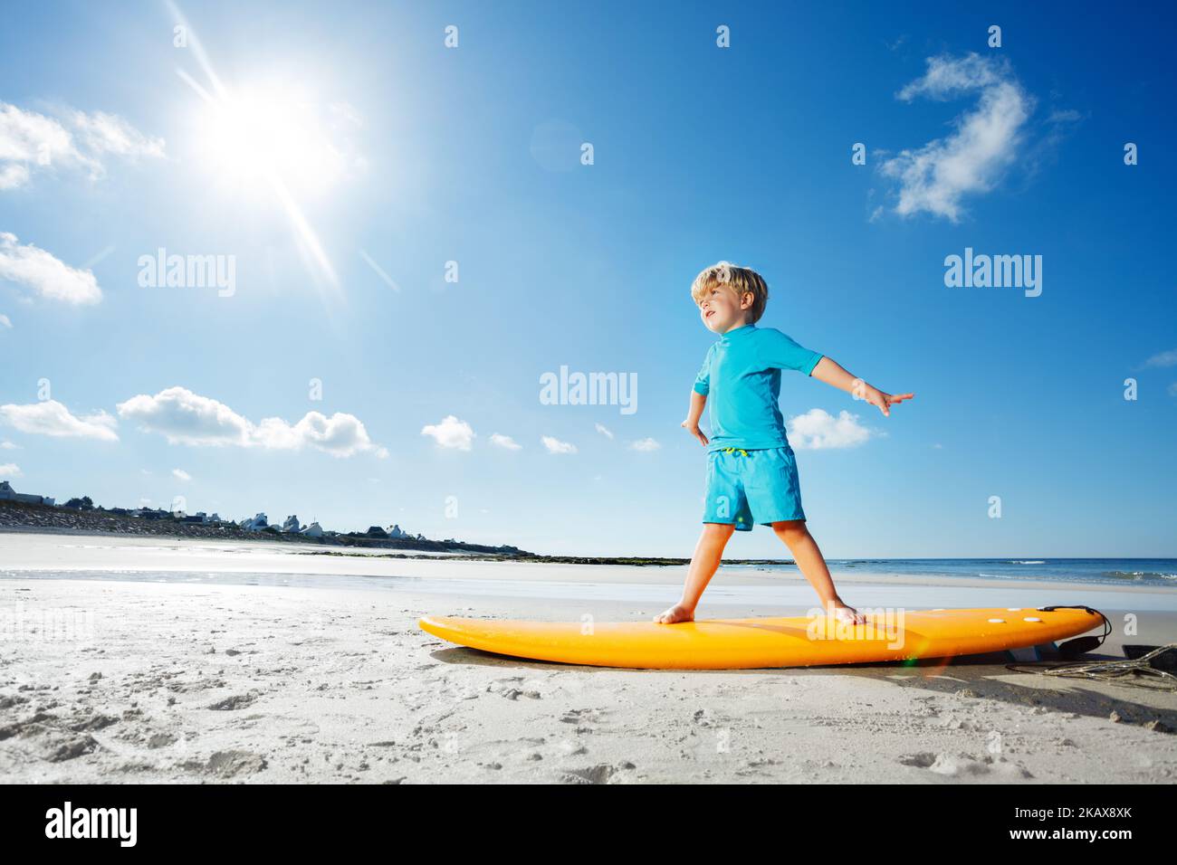 Australian kids surfing hi-res stock photography and images - Alamy