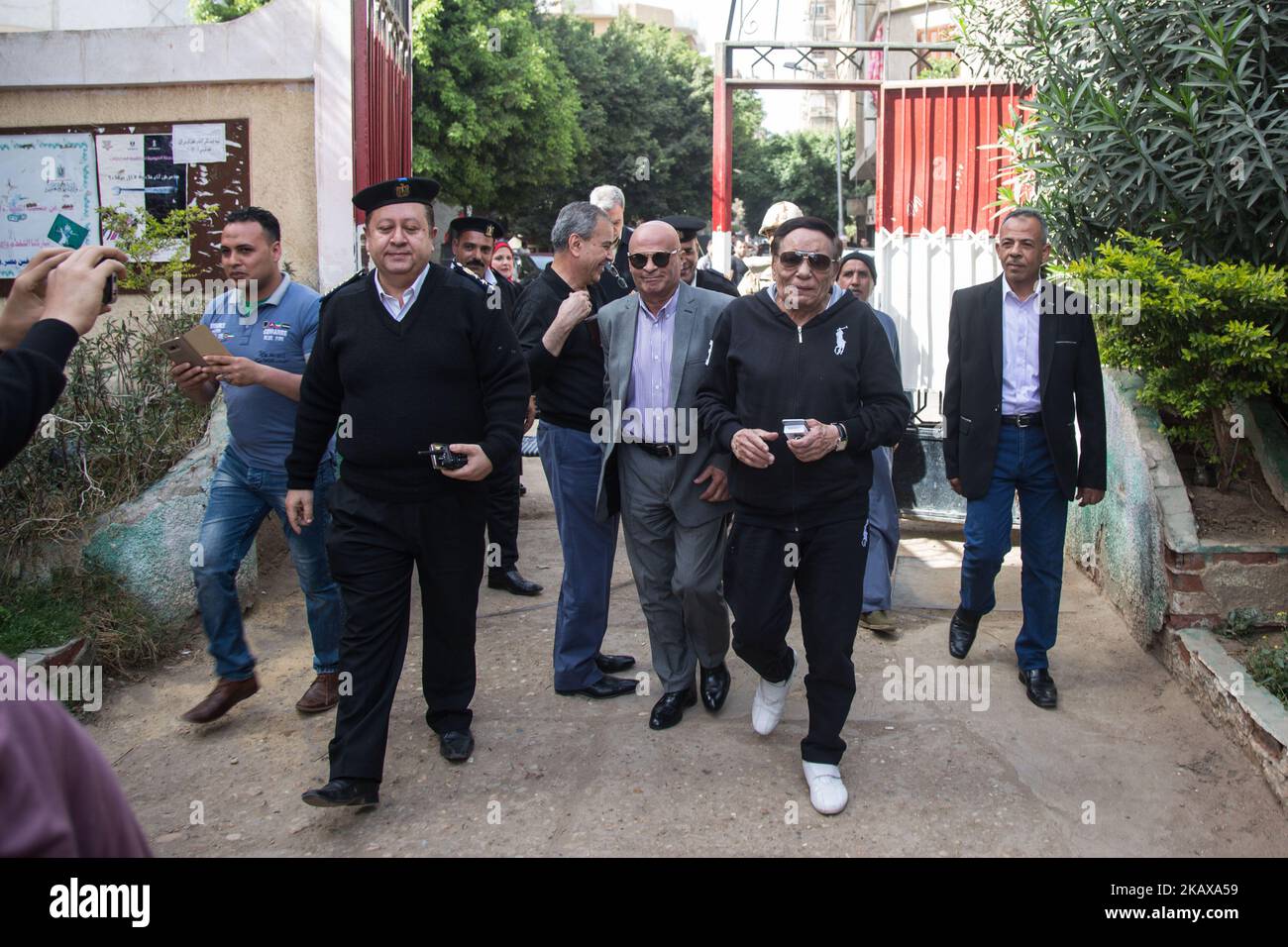 Artist Adel Imam votes in the presidential election, Egyptians go to ...