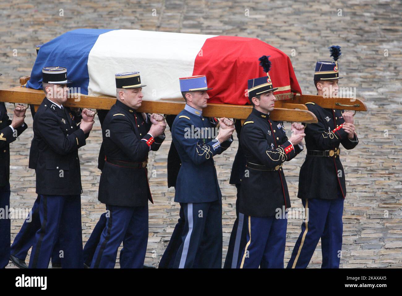 Republican Guards, Gemdarmes and Cadets from the joint-army military ...