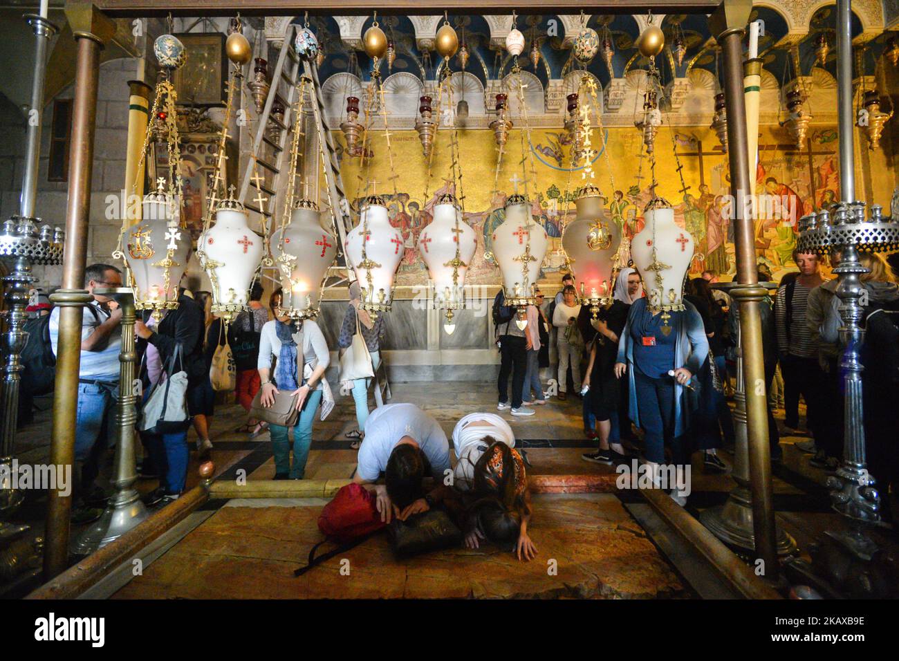 Anointing of jesus hi-res stock photography and images - Alamy