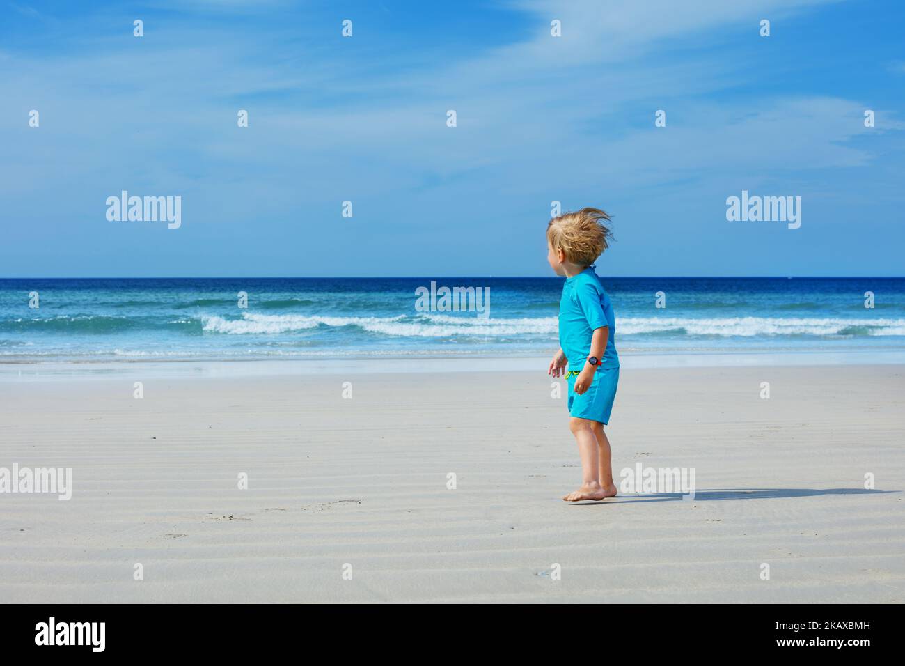 Stand on the sand hi-res stock photography and images - Alamy