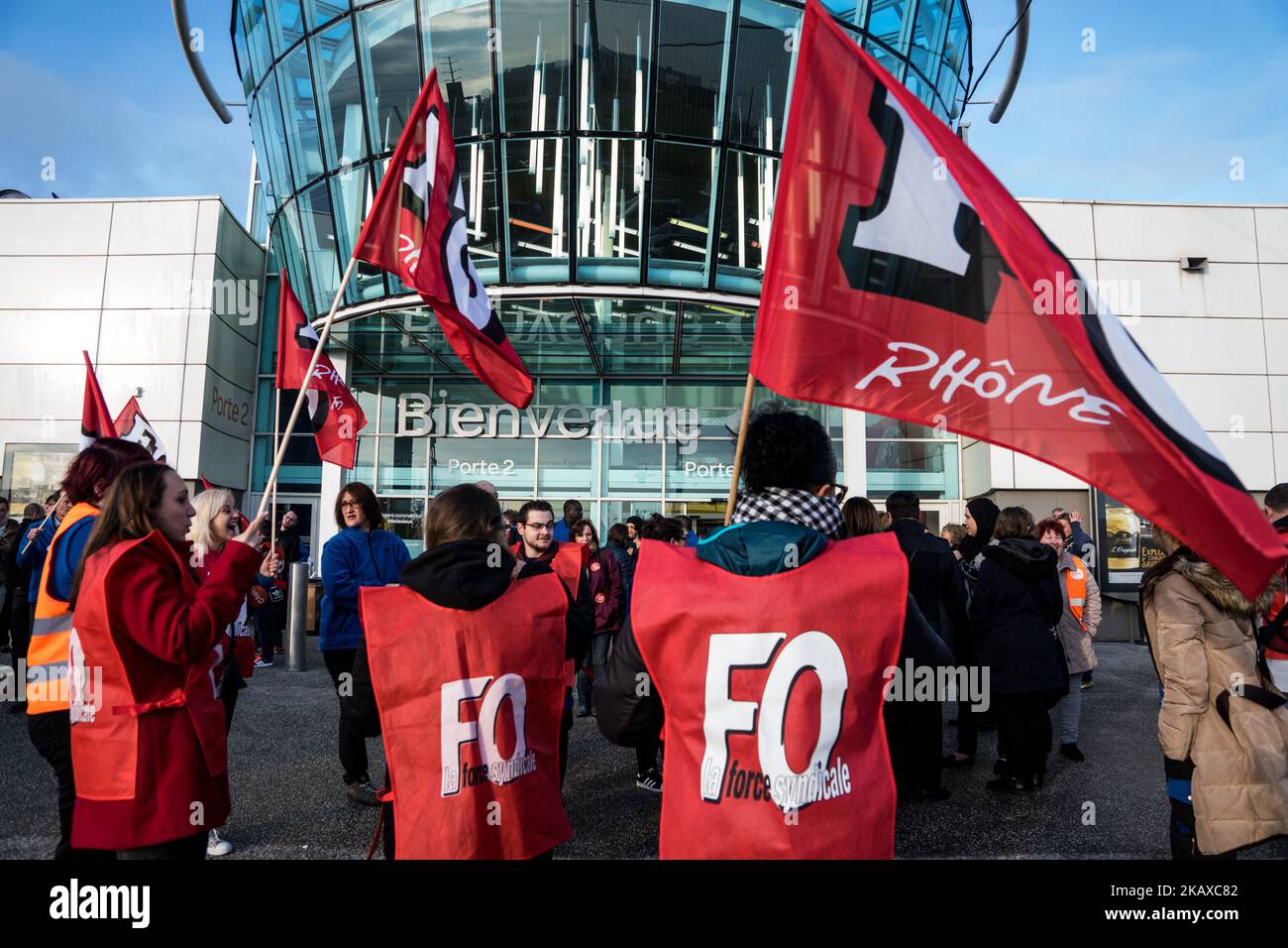 Strike and demonstration of employees at the Carrefour store in ...