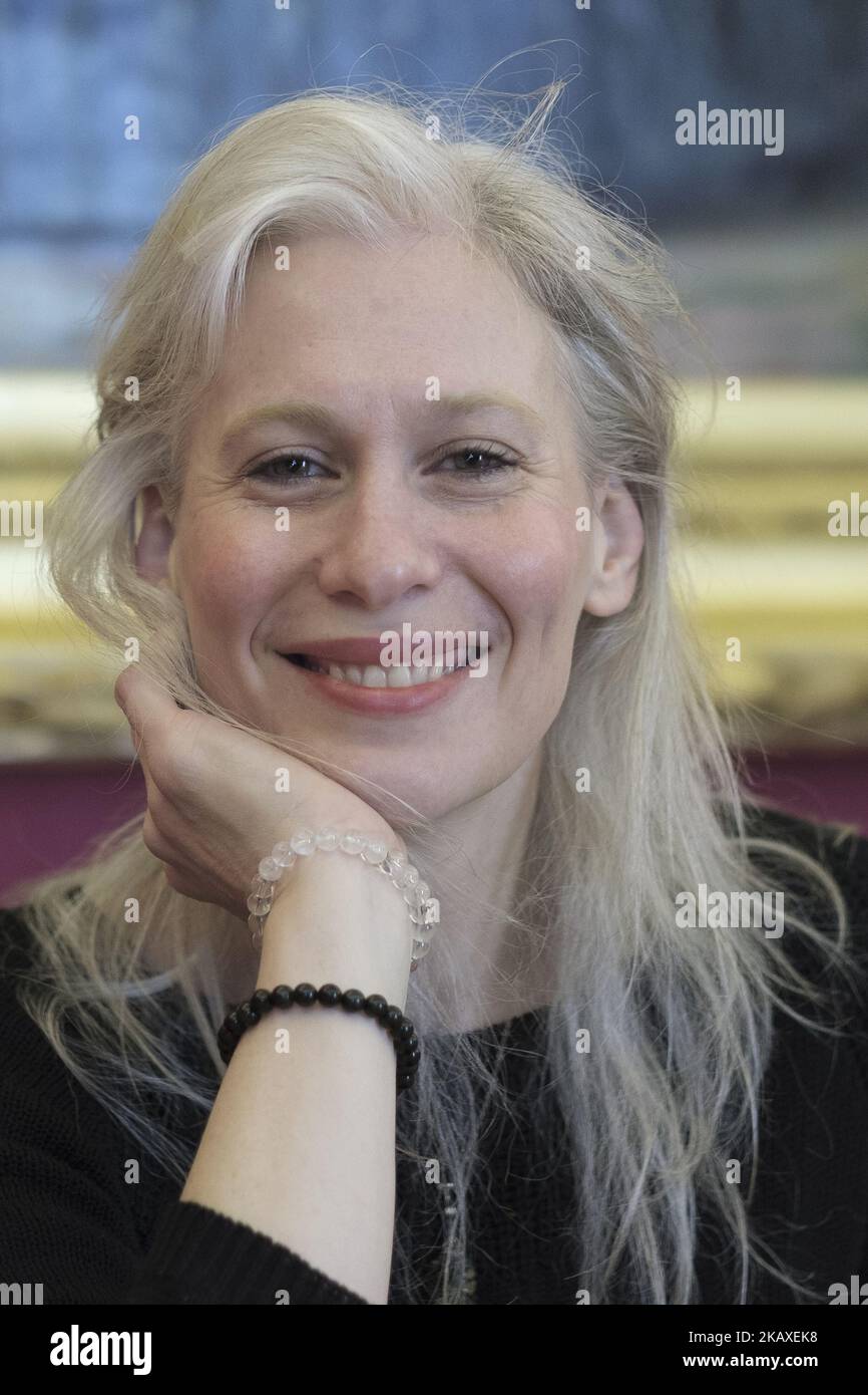 Alexandra deshorties hi-res stock photography and images - Alamy
