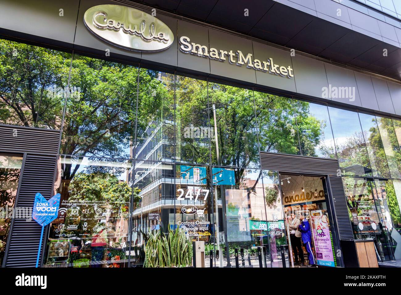 Smartmarket hi-res stock photography and images - Alamy