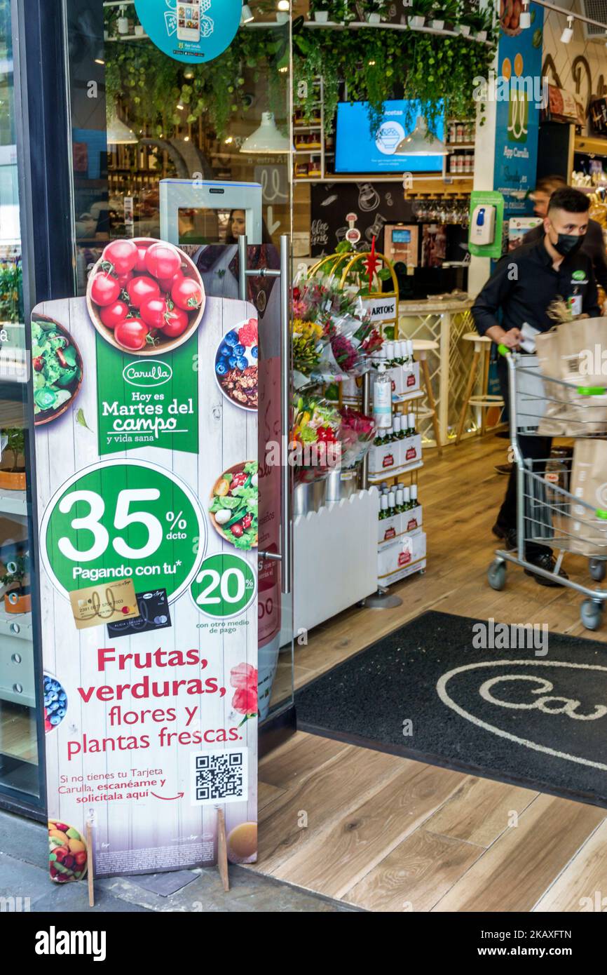 Smartmarket hi-res stock photography and images - Alamy