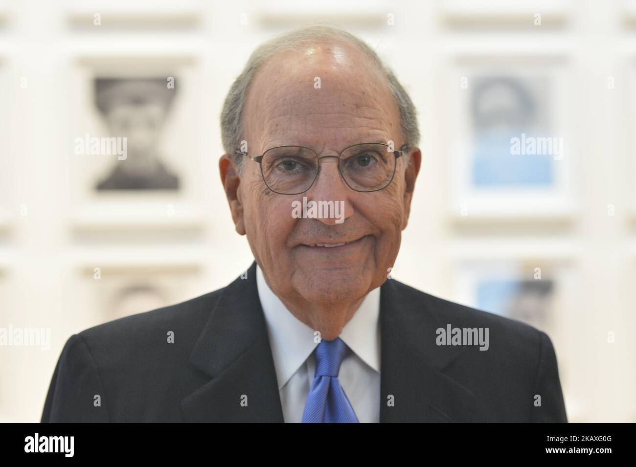 Former US peace envoy to Northern Ireland, Senator George Mitchell ...