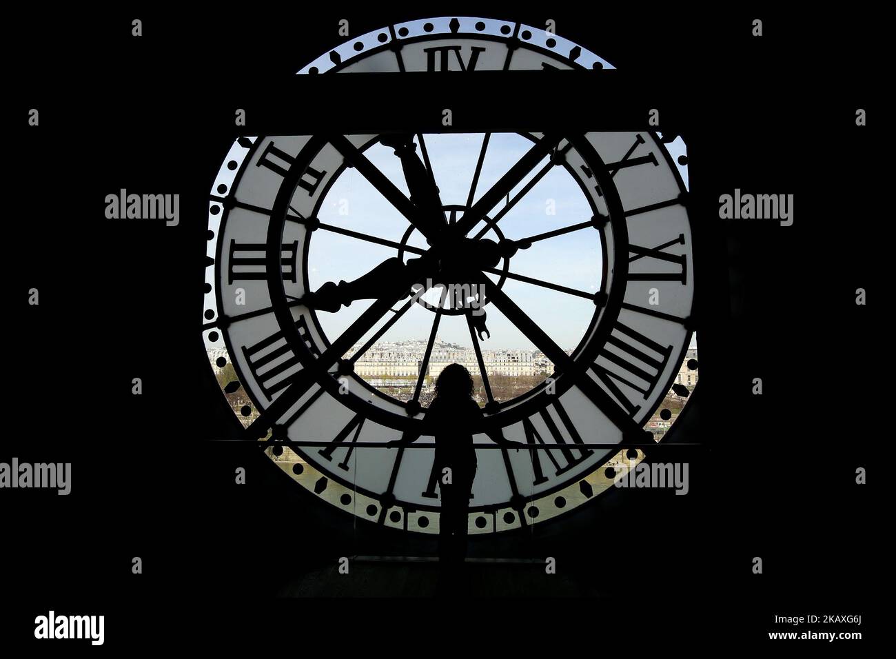 See through clock hi-res stock photography and images - Alamy