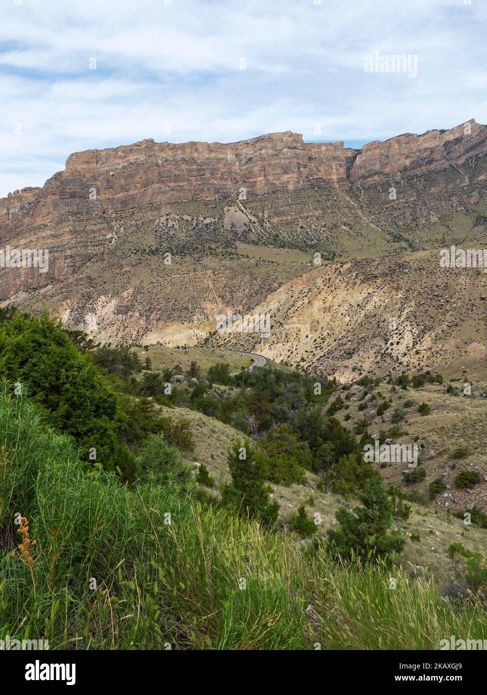 Mountain ridge with Elephant's Head Rock, Sunlight Mesa and the Beef ...