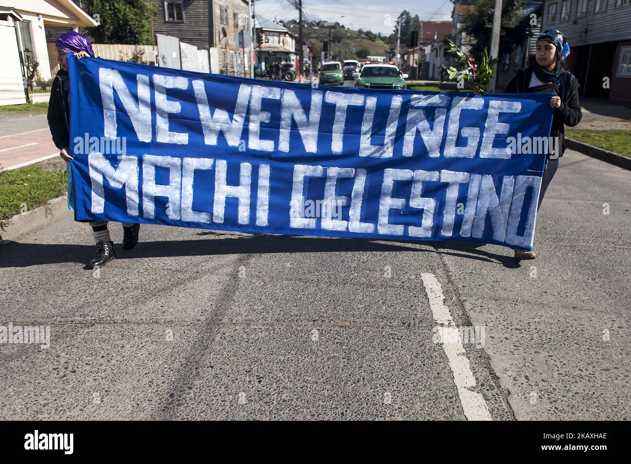 Machi mapuche hi-res stock photography and images - Alamy
