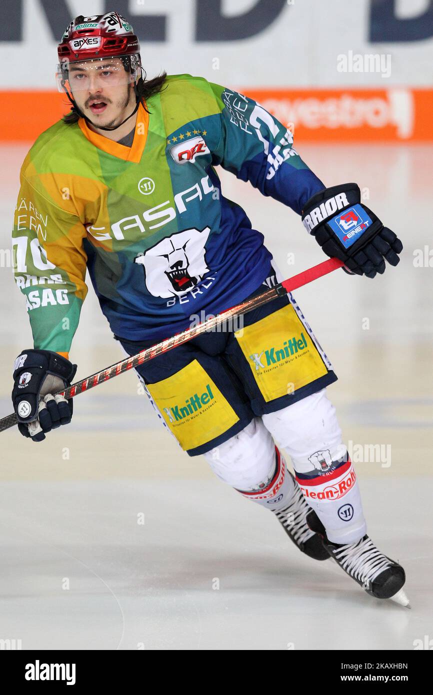 Match one hi-res stock photography and images - Alamy