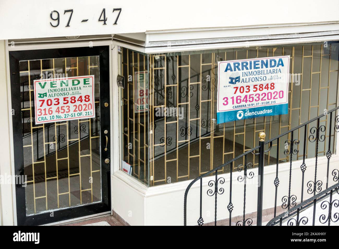 Sign window for sale lease rent commercial real estate hi-res stock ...