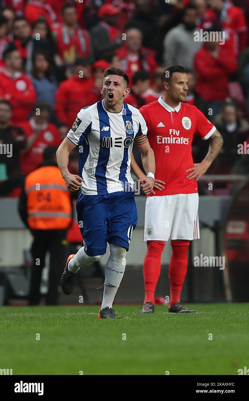 Porto's Mexican midfielder Hector Herrera celebrates after scoring ...