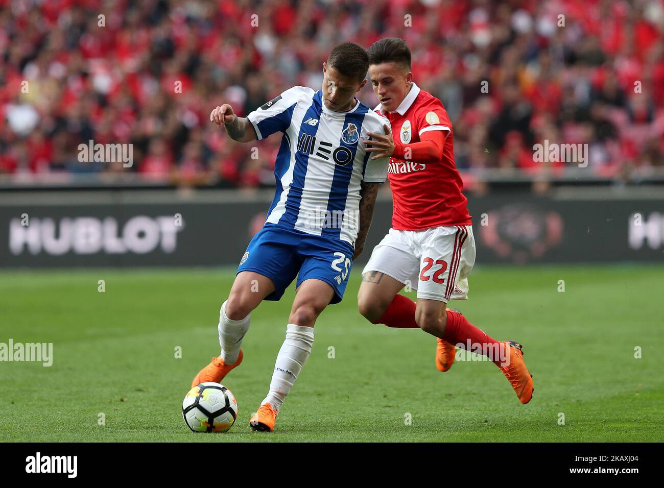 Portuguese league football match hi-res stock photography and images ...