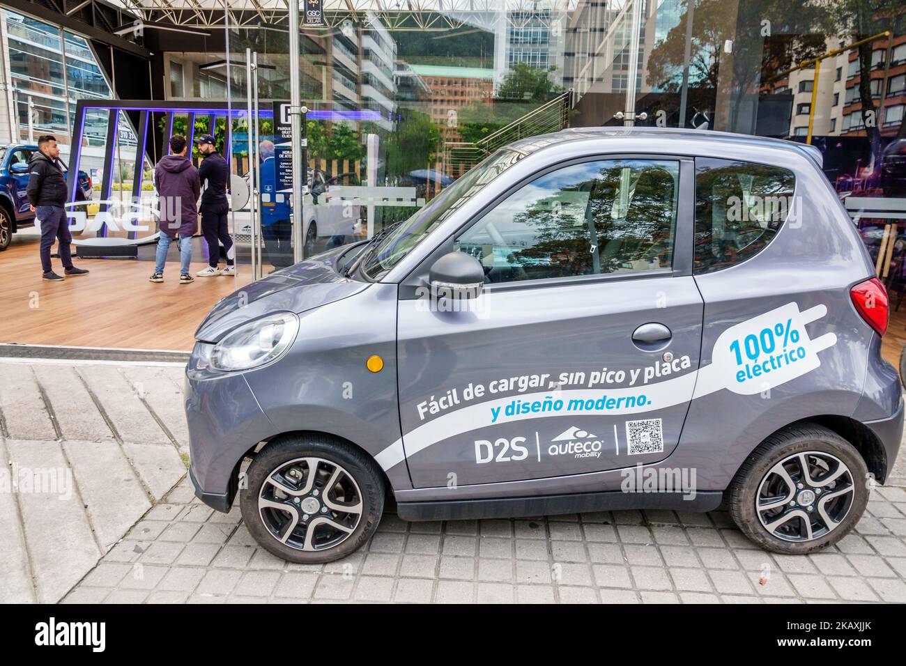 E mobicenter new electric vehicles cars ev evs showroom hi-res stock ...