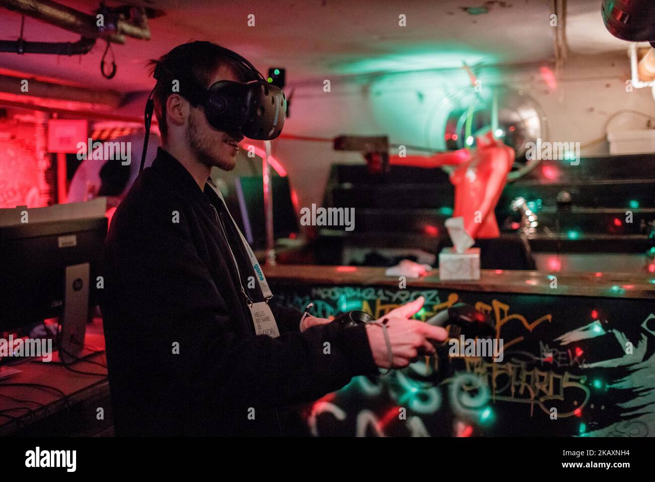 Virtual reality maze game during hi-res stock photography and images ...